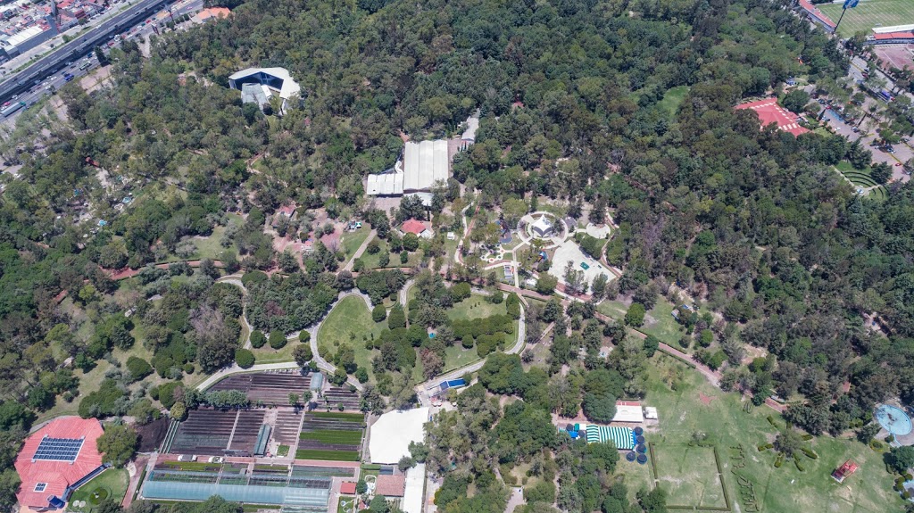 Parque Naucalli, Un parque todo terreno, entre torres - CaminanBlog